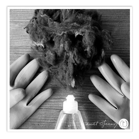 How to wash a Raw Fleece - Aunt Jenny
